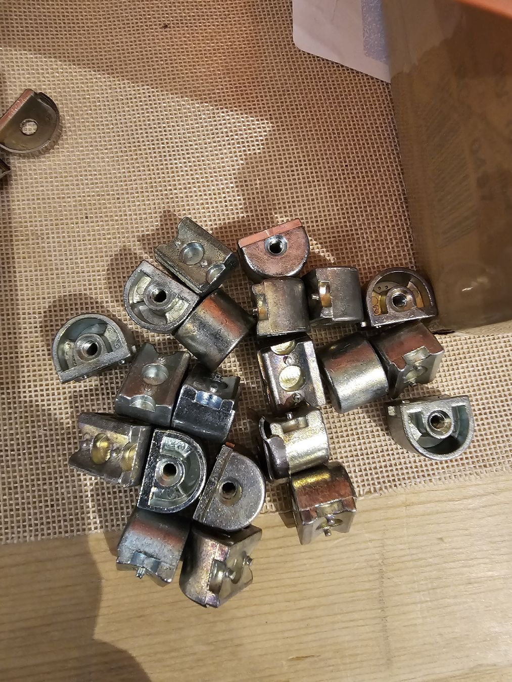 USM Haller Original Montageset/Halter und Klemmen je 42 Stk. (Neu ...