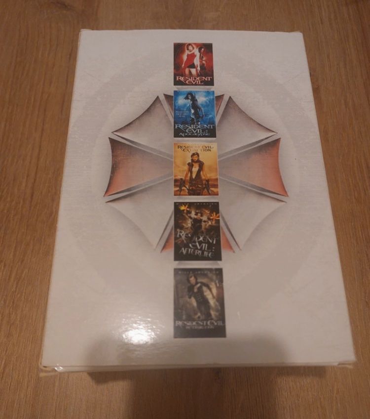 Resident Evil Collection DVD, Les 5 Films. (D'occasion) à Bassecourt ...