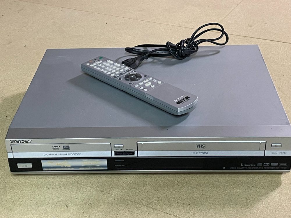 Sony Video Cassette Recorder / DVD Recorder (Gebraucht) in Boppelsen ...