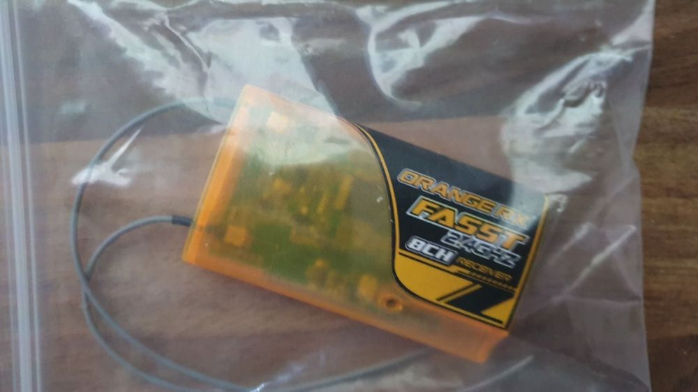 OrangeRx Futaba 8 Kanal Empfänger (Neu und originalverpackt) in ...