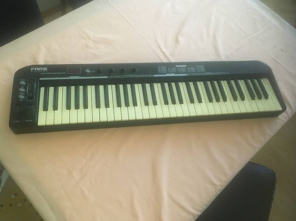 MIDI Keyboard FAME KC61 (Gebraucht) in Uerzlikon für CHF 30 – nur ...