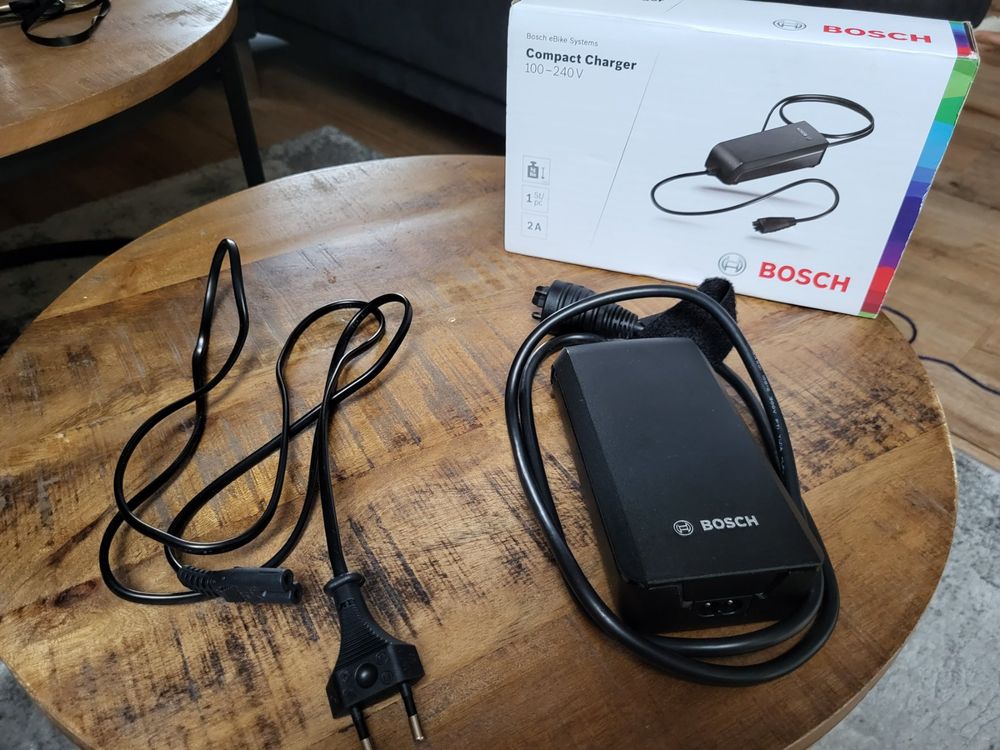 Bosch Compact Charger | Kaufen auf Ricardo