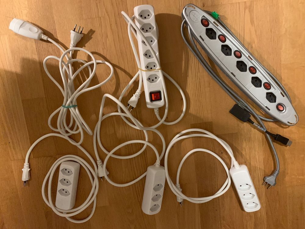 Cable Extensions (5m, 1.5m, 5ways, 3ways) (Gebraucht) in zumikon für ...