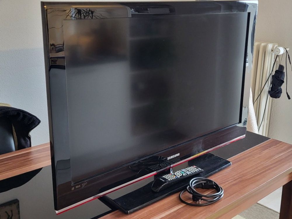 Samsung 40" TV ( LE40B530P7W ) (Gebraucht) in Olten für CHF 12 – nur ...