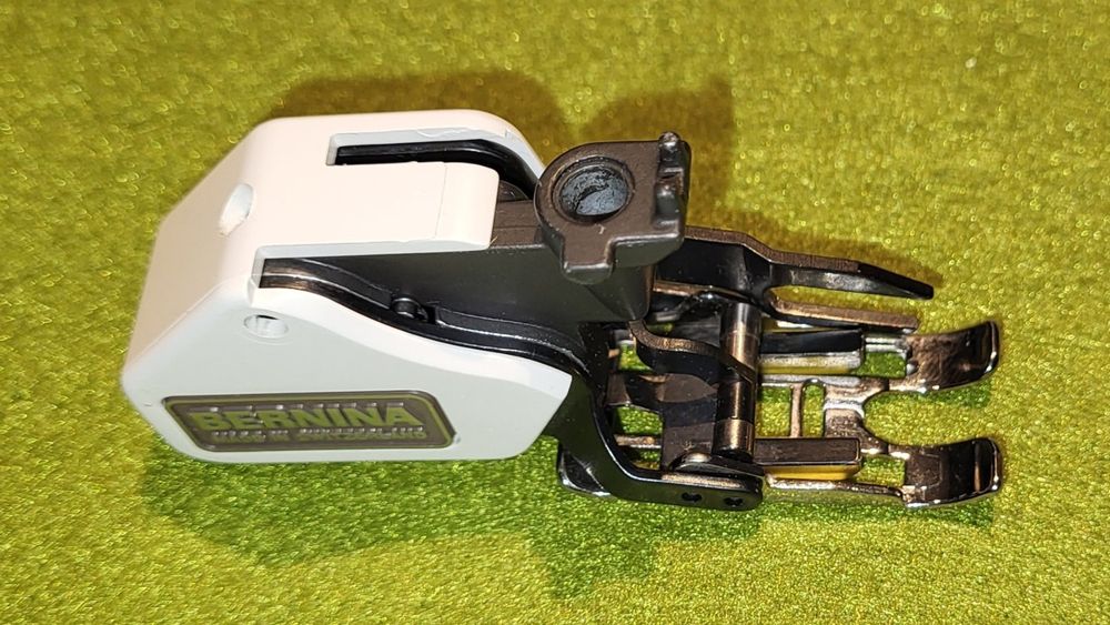 BERNINA Obertransportfuss mit Kantenlineal (Gebraucht) in Ebnat-Kappel ...