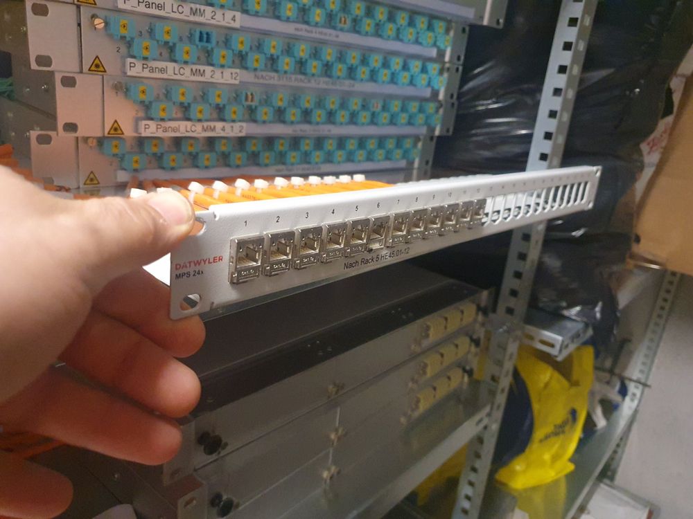 Datwyler mps 24x Patchpanel 24 19 Zoll Rack 19" 12xRJ45 (Gebraucht) in ...
