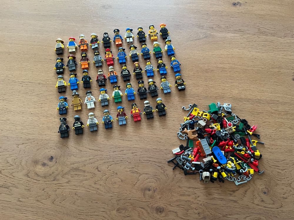 48x LEGO Figuren + Zubehör | Kaufen auf Ricardo