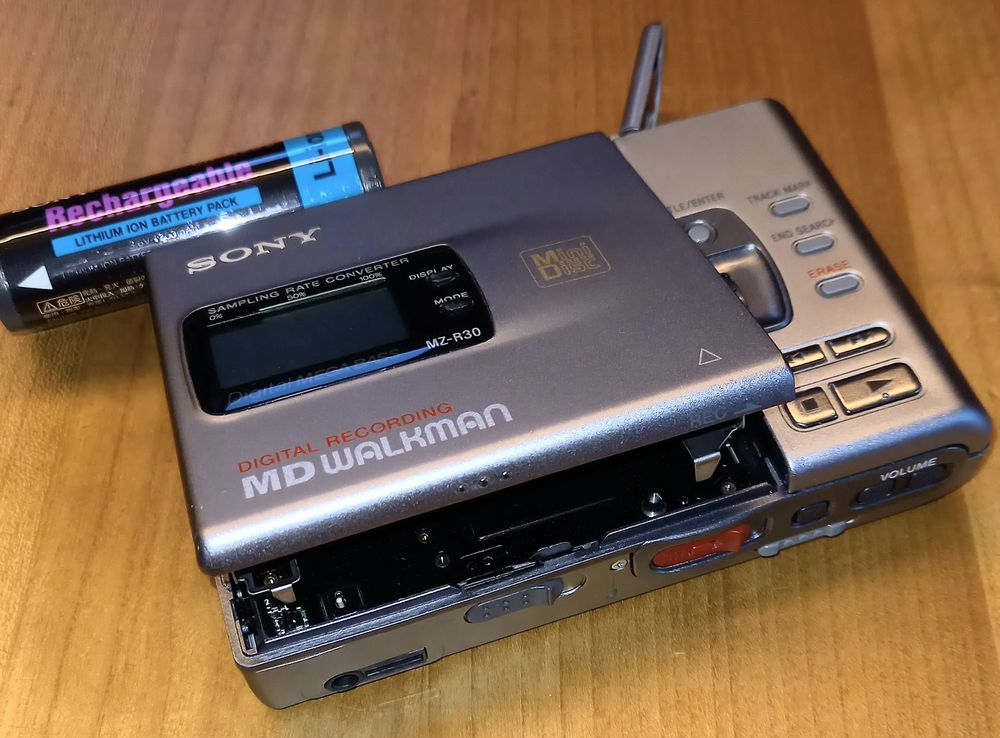 SONY MINIDISC MZ-R30 mit Netzgerät | Kaufen auf Ricardo
