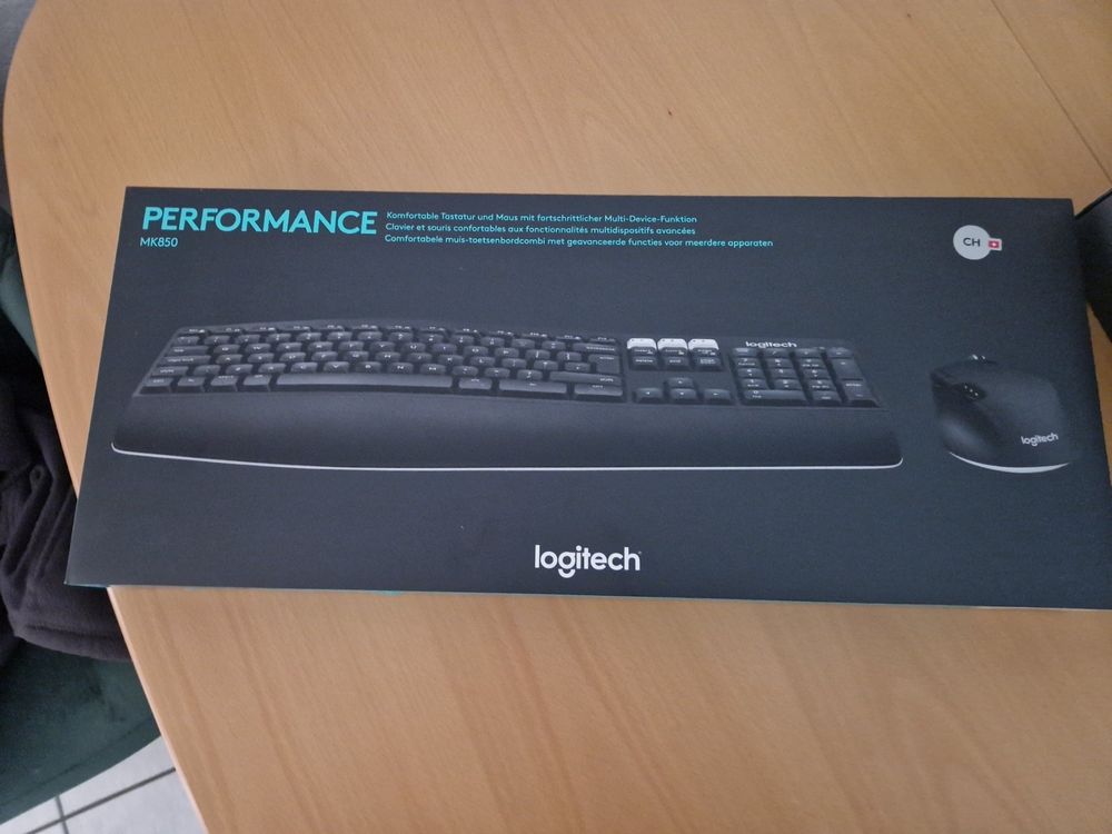 Logitech Performance MK 850 Tastatur NEU (Neu und originalverpackt) in ...