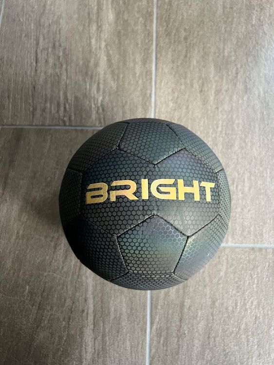 BRIGHT FUSSBALL ORIGINAL (Gebraucht) in für CHF 7 – mit Lieferung auf ...