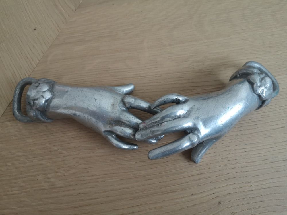 1970s Victorian Revival Clasping Hands Belt Buckle | Kaufen auf Ricardo