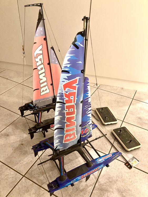 2x Catamaran Voilier BINARY 40 cm, 2.4 GHz, RTR | Kaufen auf Ricardo