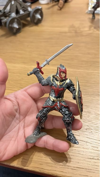 Ritter Figur mit Schwert und Schild, Sammlerstück, Top! (Gebraucht) in ...