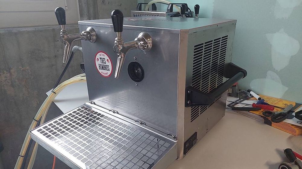 Bier Zapfanlage Hertig mit zwei Hahnen & Manometer (Gebraucht) in ...