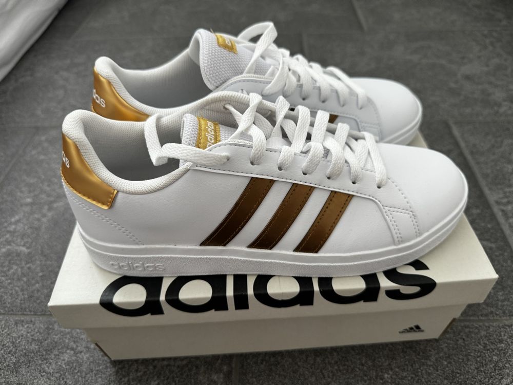 Adidas sneakers 39 1/3 neue | Kaufen auf Ricardo