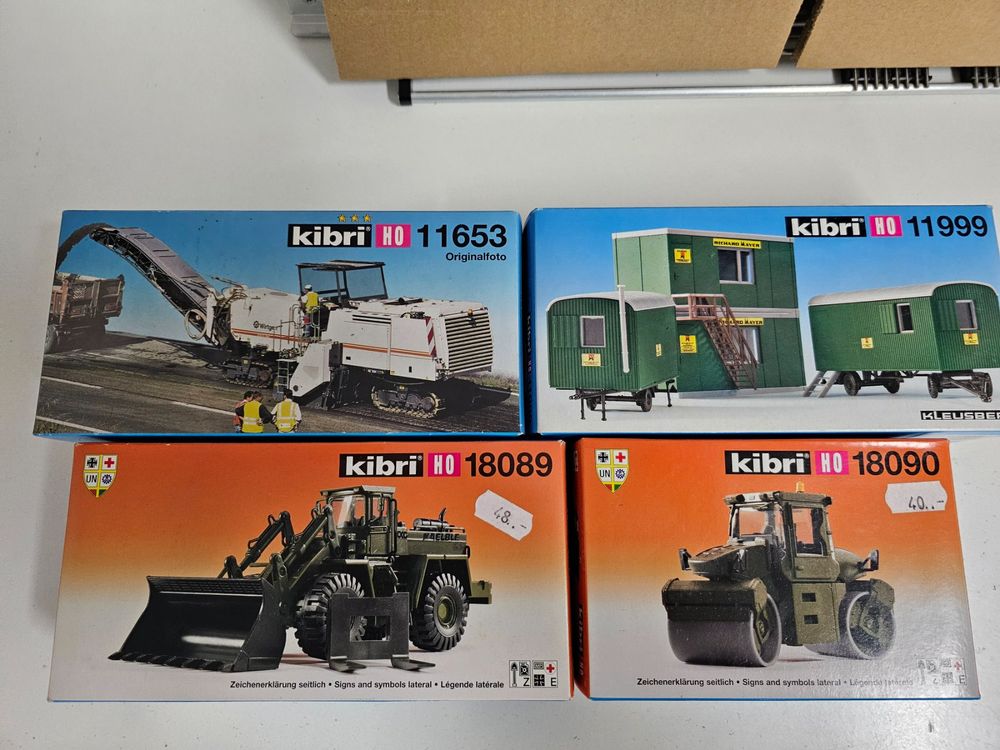 Kibri 4 véhicules en kit Maquette à monter HO NEUF dès 1.-fr | Kaufen ...