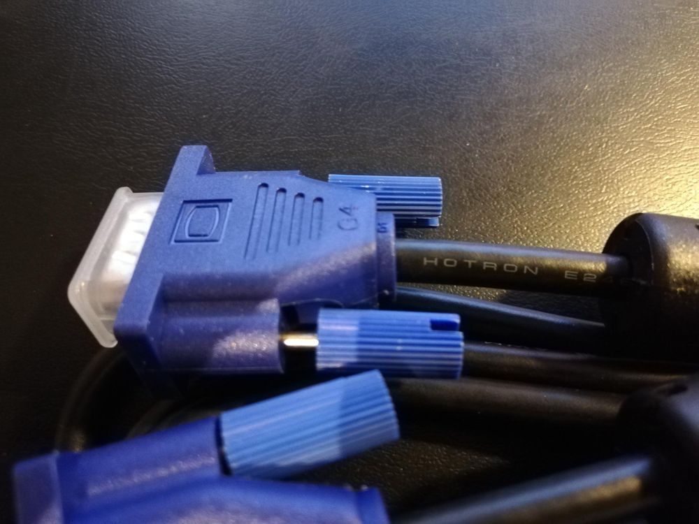 2x HDMI Kabel / Cable: AWM Style 20276 30V 80° VW-1 (Neu (gemäss ...