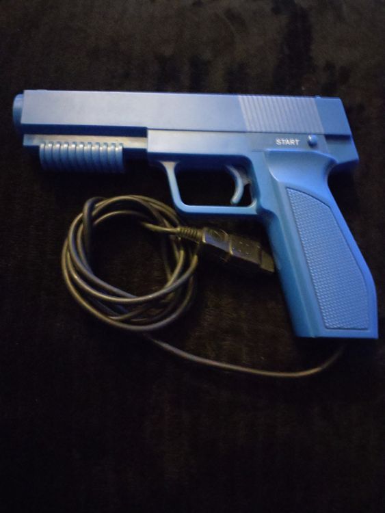 Sega Saturn Gun (Gebraucht) in Fribourg für CHF 39 – mit Lieferung auf ...
