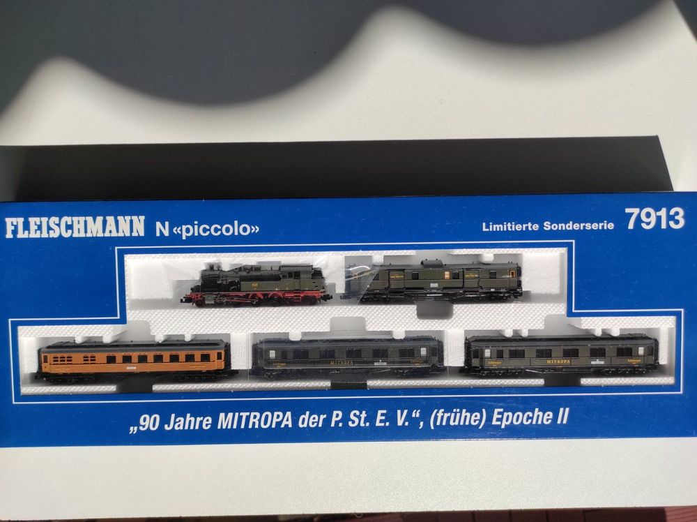 90 Jahre MITROPA-Set der P.St.E.V.,Ep II, von Fleischmann N (Neu und originalverpackt) in La ...