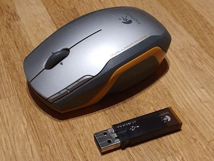 Logitech Mouse -Dual Laser Engine orange (Gebraucht) in Jona für CHF 12 ...