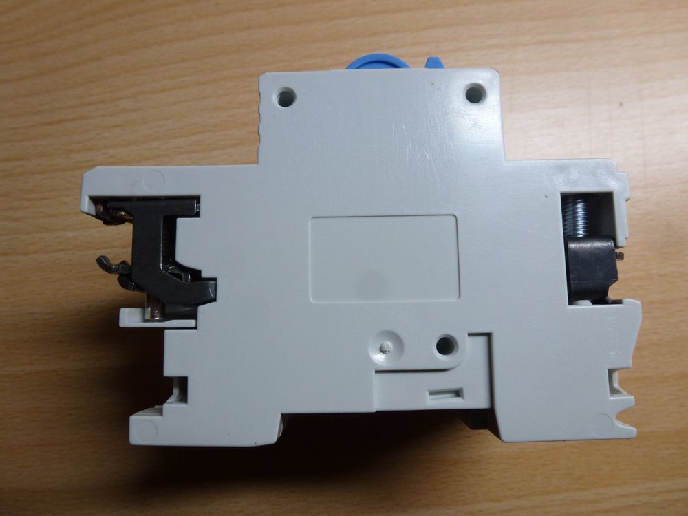 LS 3pol. C10 + N-Trenner F6 ABB-Smissline (Gebraucht) in Hombrechtikon ...