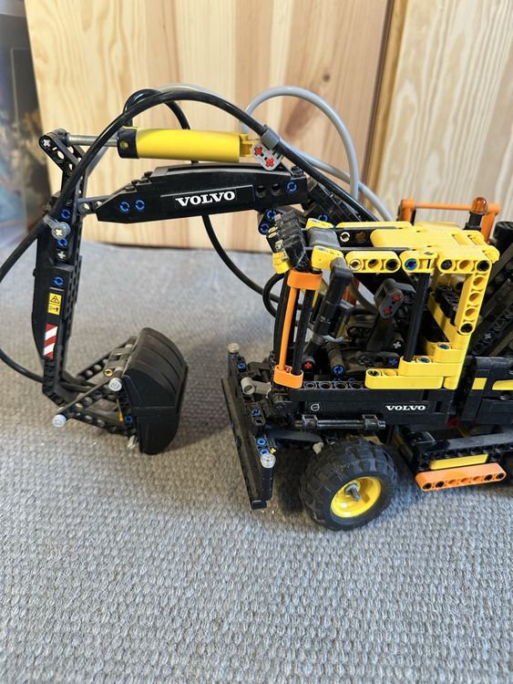 LEGO Technic Volvo EW160E Bagger 42053 - Top Zustand! (52) (Gebraucht ...