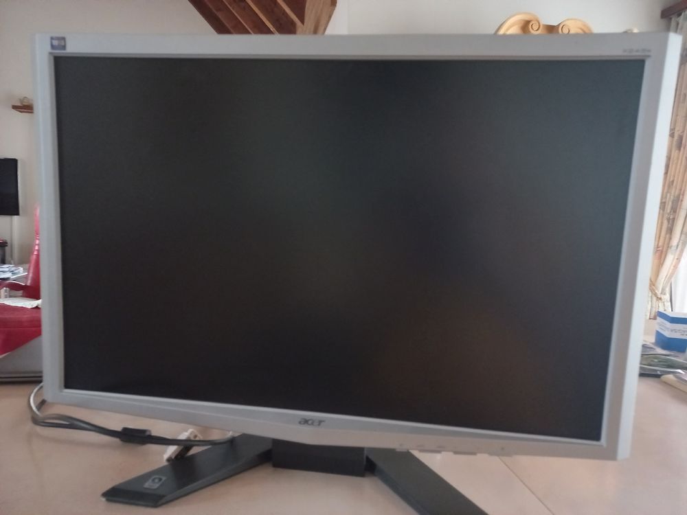 Acer X243W LCD Monitor 24 Zoll - Top Zustand für Büro! (Gebraucht) in ...