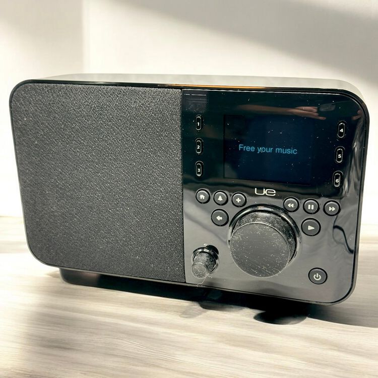 LOGITECH / UE SMART RADIO MODEL X-R0001 SQUEEZE BOX (Gebraucht) in ...