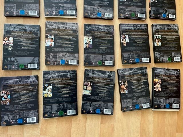 James Bond DVD Ultimate Edition alle 20 Spielfilme TOPP (Gebraucht) in ...