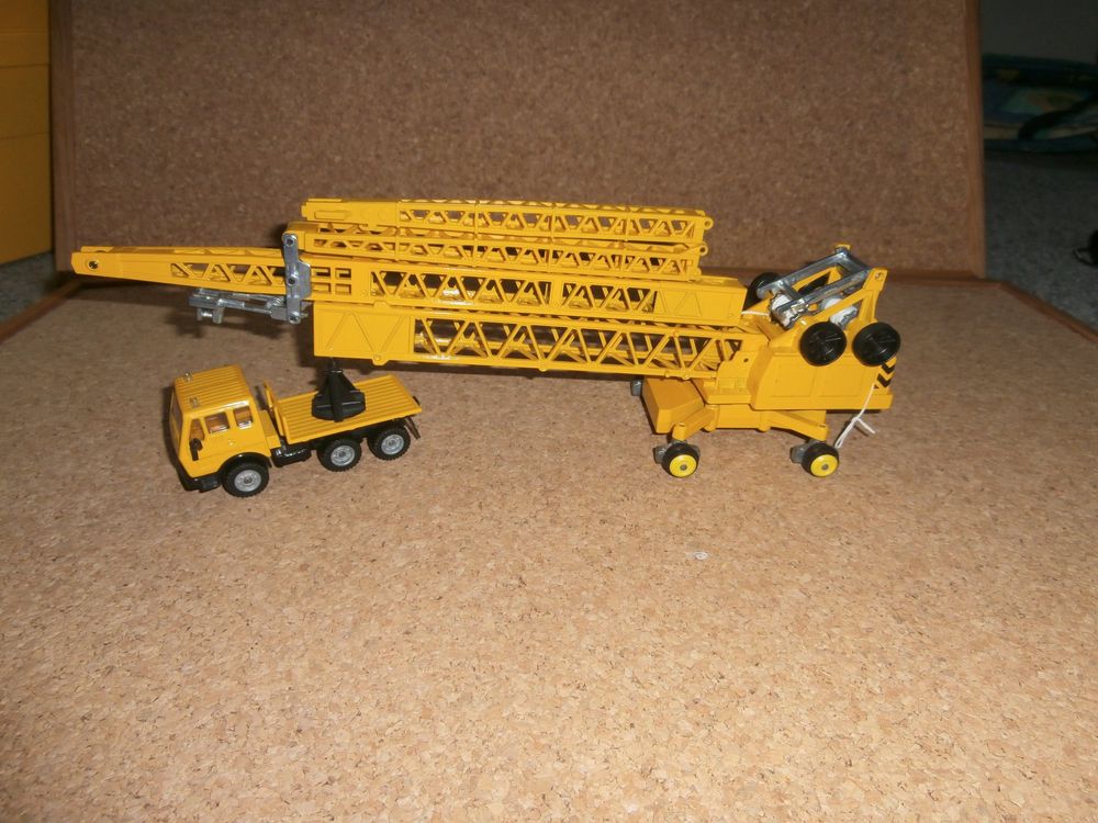 SIKU 4011 Mercedes 2232 mit Turmdrehkran (Neu und originalverpackt) in ...