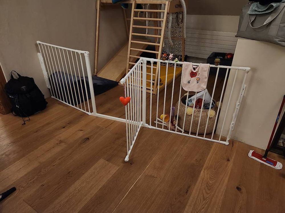 Baby Dan Absperrgitter / Laufgitter (Gebraucht) in Uster für CHF 35 ...