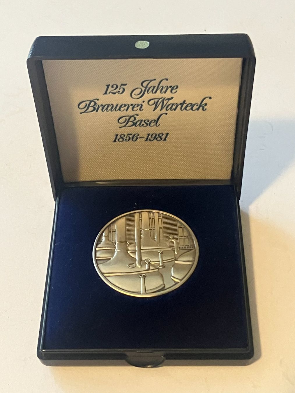 Warteck Basel Sammlermedaille 125 Jahre Brauerei 🍻 (Gebraucht) in Basel für CHF 5 – mit ...