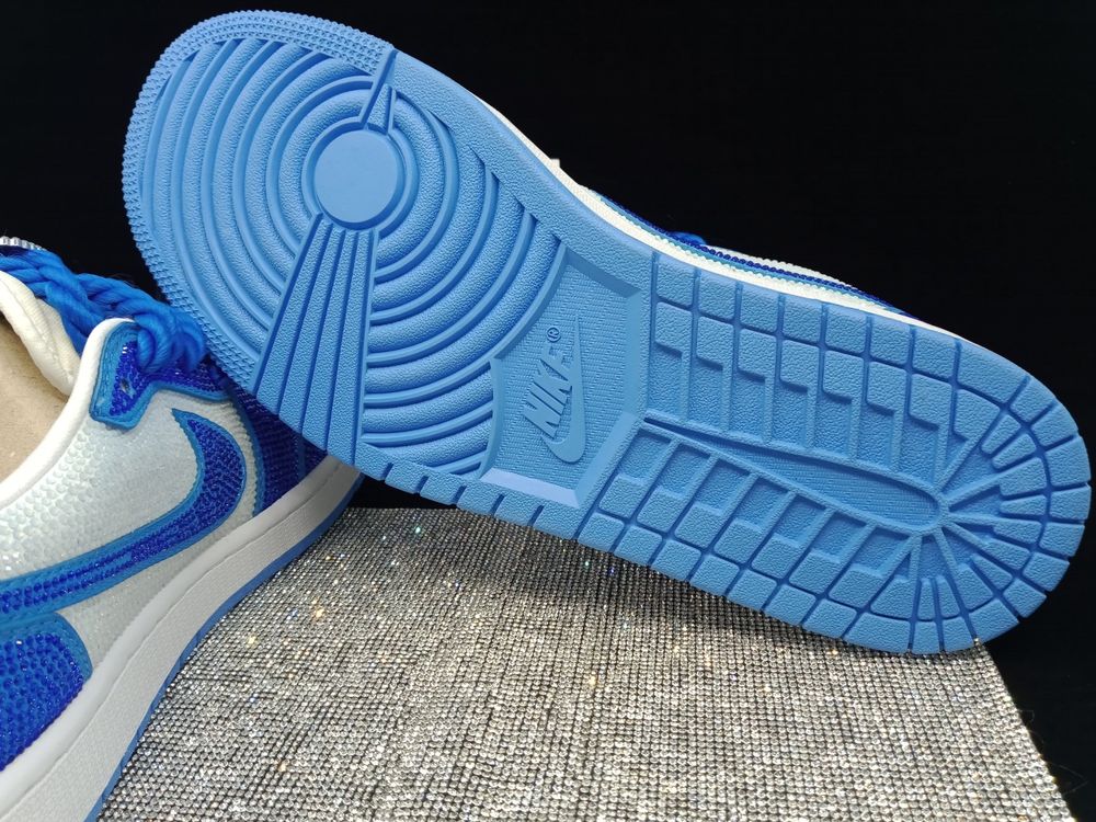 Jordans 1 Low Iced out UNC Charlotte Travis Scott (Neu und ...