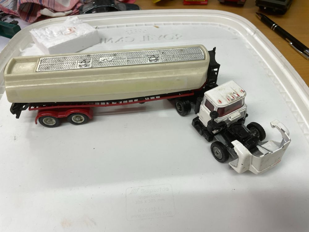 MACK tank lastwagen corgi toys (Gebraucht) in Wohlen AG für CHF 1 – mit ...