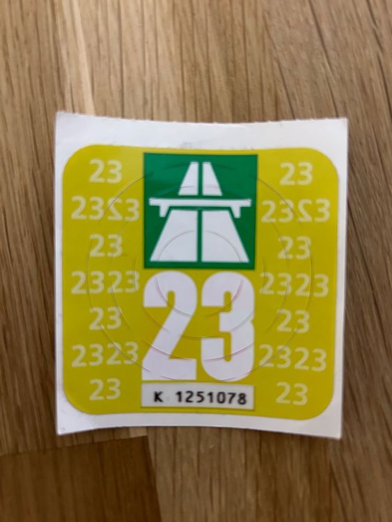 Autobahnvignette 2023, neu (Neu und originalverpackt) in Horgen für CHF 15 – mit Lieferung auf ...