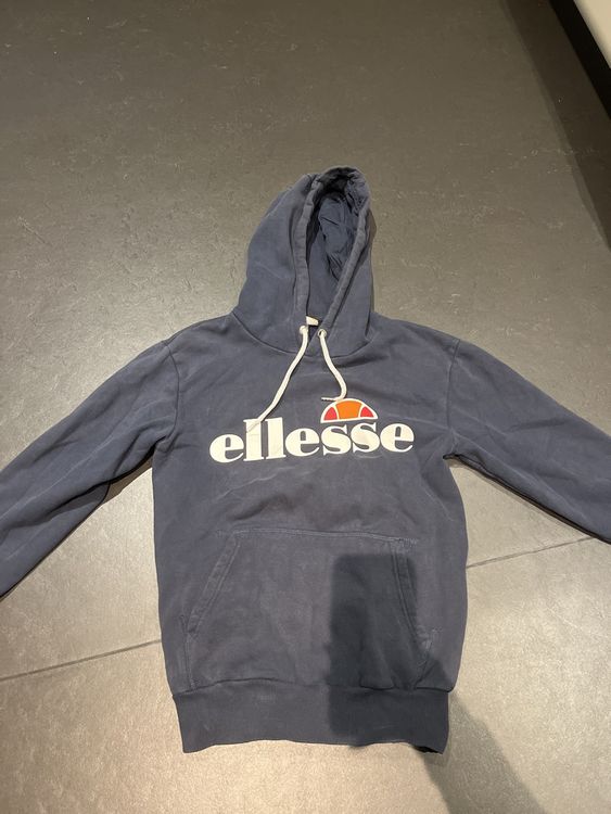 Ellesse Hoodie Gr. 34 - Perfekt für den Herbst 🍂 (Gebraucht) in Diepoldsau für CHF 16 – mit ...