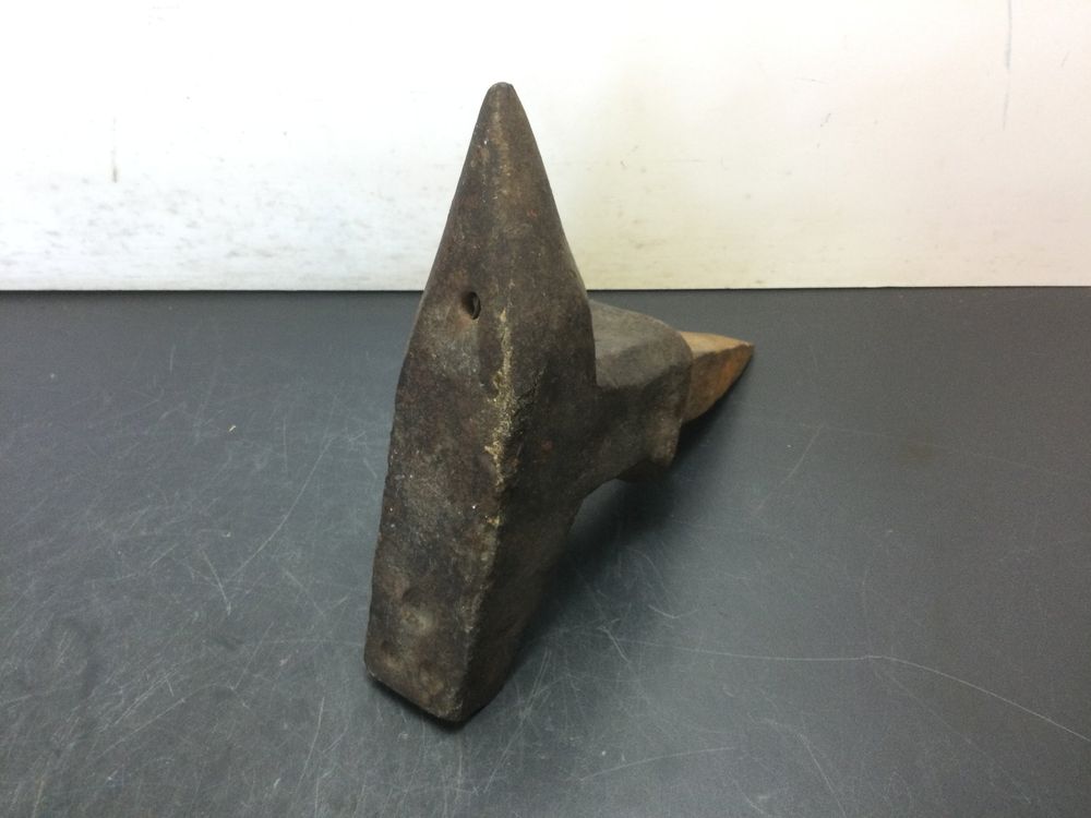 Antiker rostiger kleinerer Amboss (Gebraucht) in Wangen SZ für CHF 56 ...