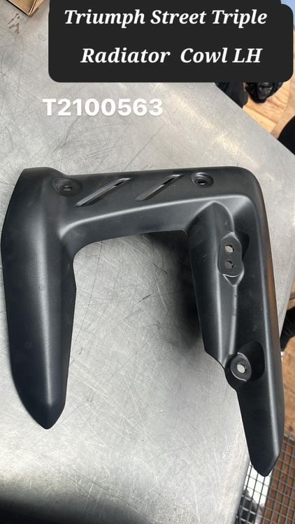 Triumph Street Triple Radiator Cowl LH T2100563 | Kaufen auf Ricardo
