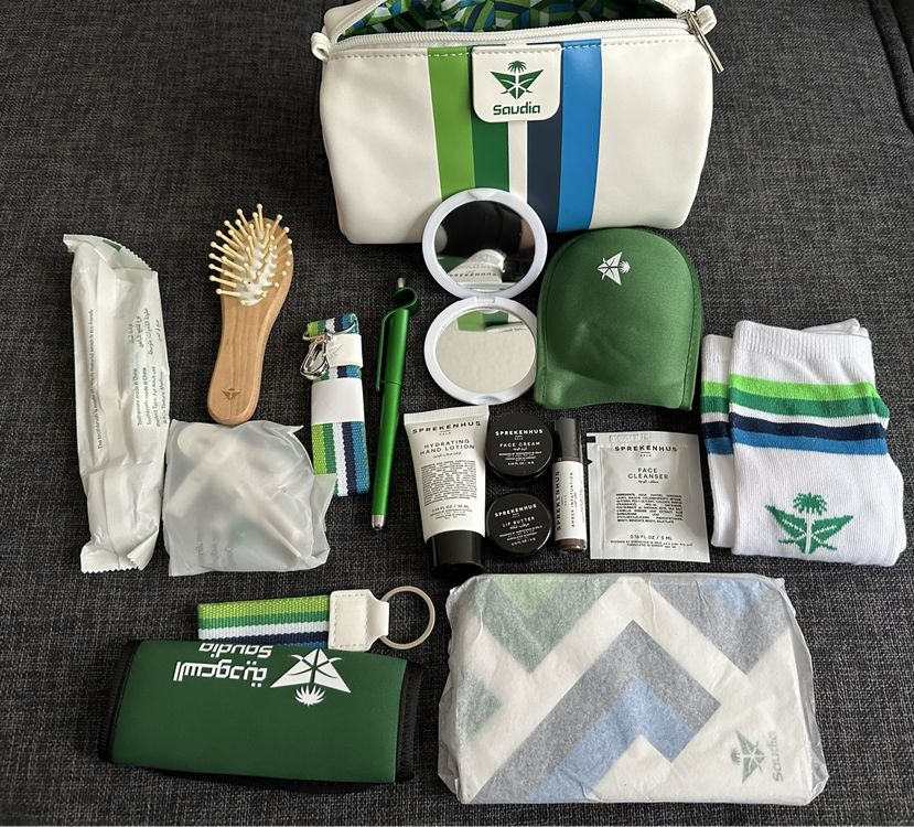 Saudia‘s Business Class Amenity Kit (Neu und originalverpackt) in ...
