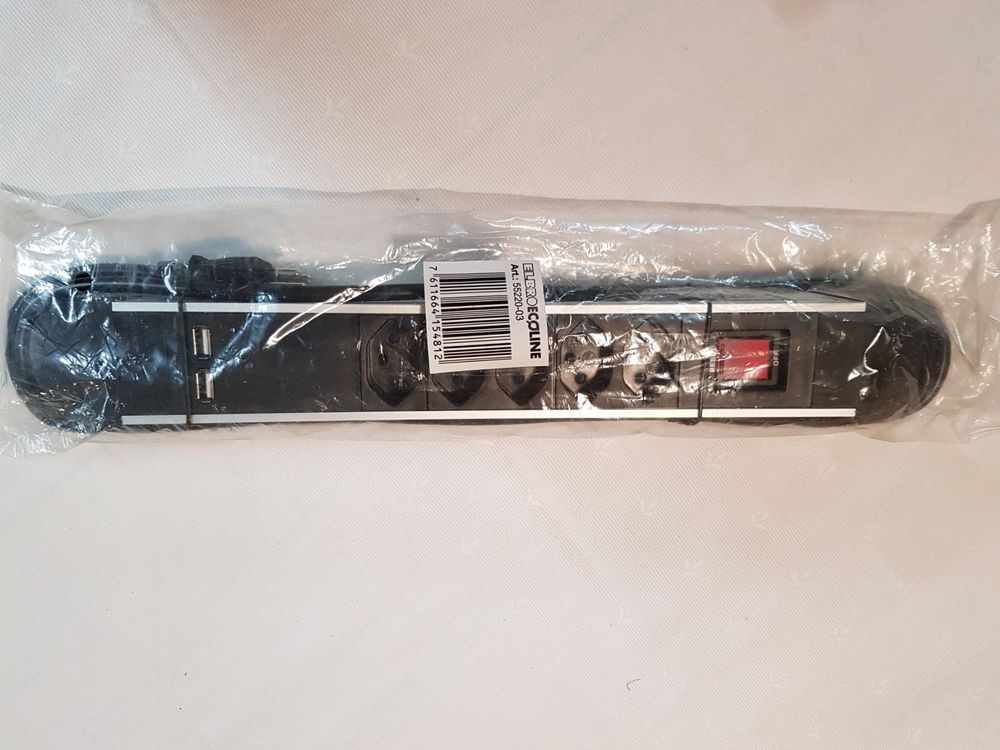 Steckdosenleiste 5xT13 mit USB (Neu und originalverpackt) in Steg im Tösstal für CHF 20 – mit ...