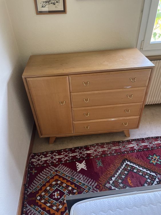 Commode vintage en bois massif 4 tiroirs + placard | Kaufen auf Ricardo