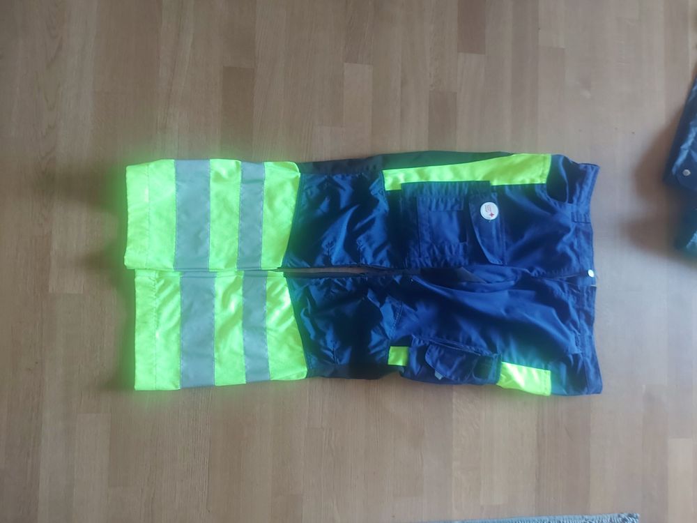 Samariter Kleidung (Gebraucht) in Steffisburg für CHF 110 – mit ...