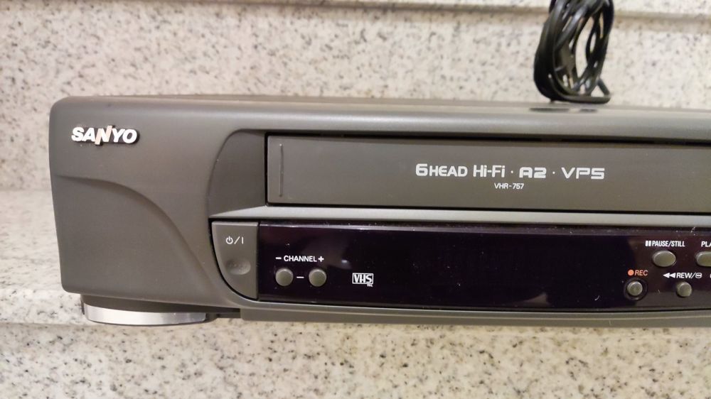 VHS-Videorecorder SANYO VHR-757G - 6 Head HiFi Stereo | Acheter sur Ricardo