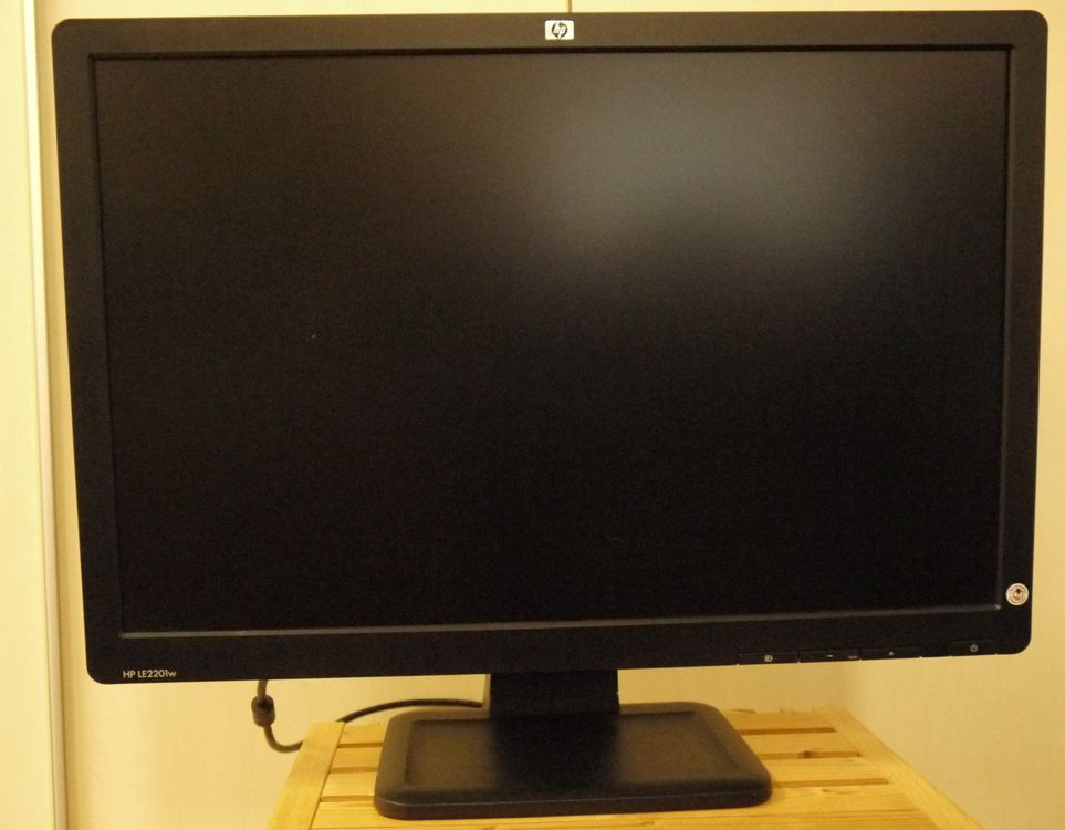 22" Monitor, HP LE2201w (Gebraucht) in Thayngen für CHF 3 – mit ...