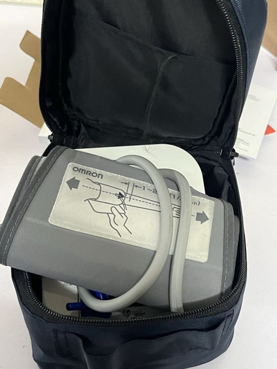 Omron M6 Blutdruckmessgeraet - Top! Komplett! (nik93) (Gebraucht) in ...