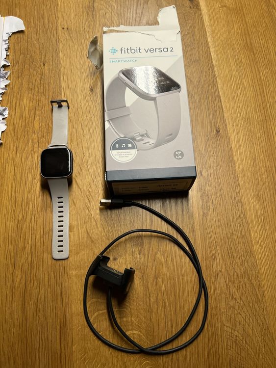 Fit bit versa 2 (Gebraucht) in Hinwil für CHF 40 – mit Lieferung auf ...