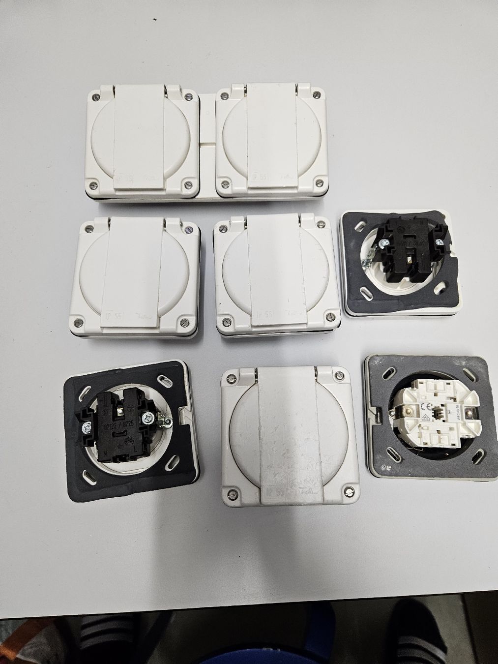 Feller Steckdosen IP 55 für Up. mit Deckel, Feuchtraum (Gebraucht) in ...