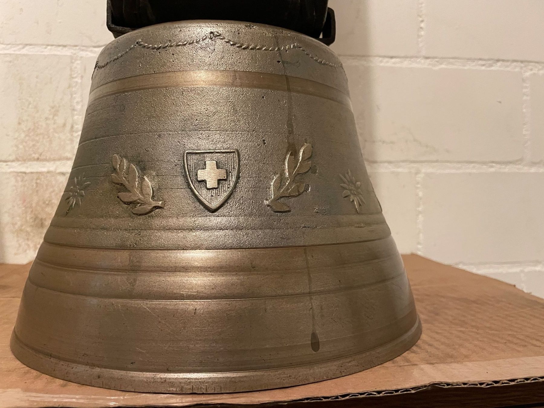 Alte Glocke ab 1.00 Fr. (Gebraucht) in Birrhard für CHF 99 – mit ...
