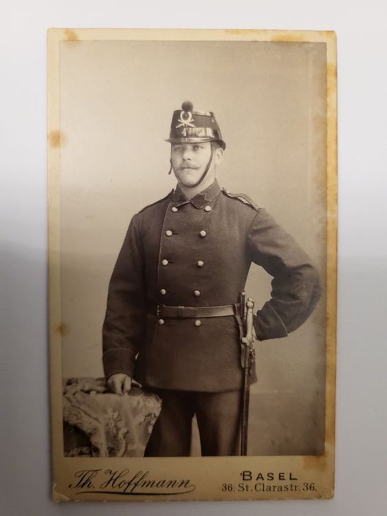 Antike Fotografie: Th. Hoffmann Basel, Uniformierter Mann, r (Gebraucht) in nunningen für CHF 9 ...