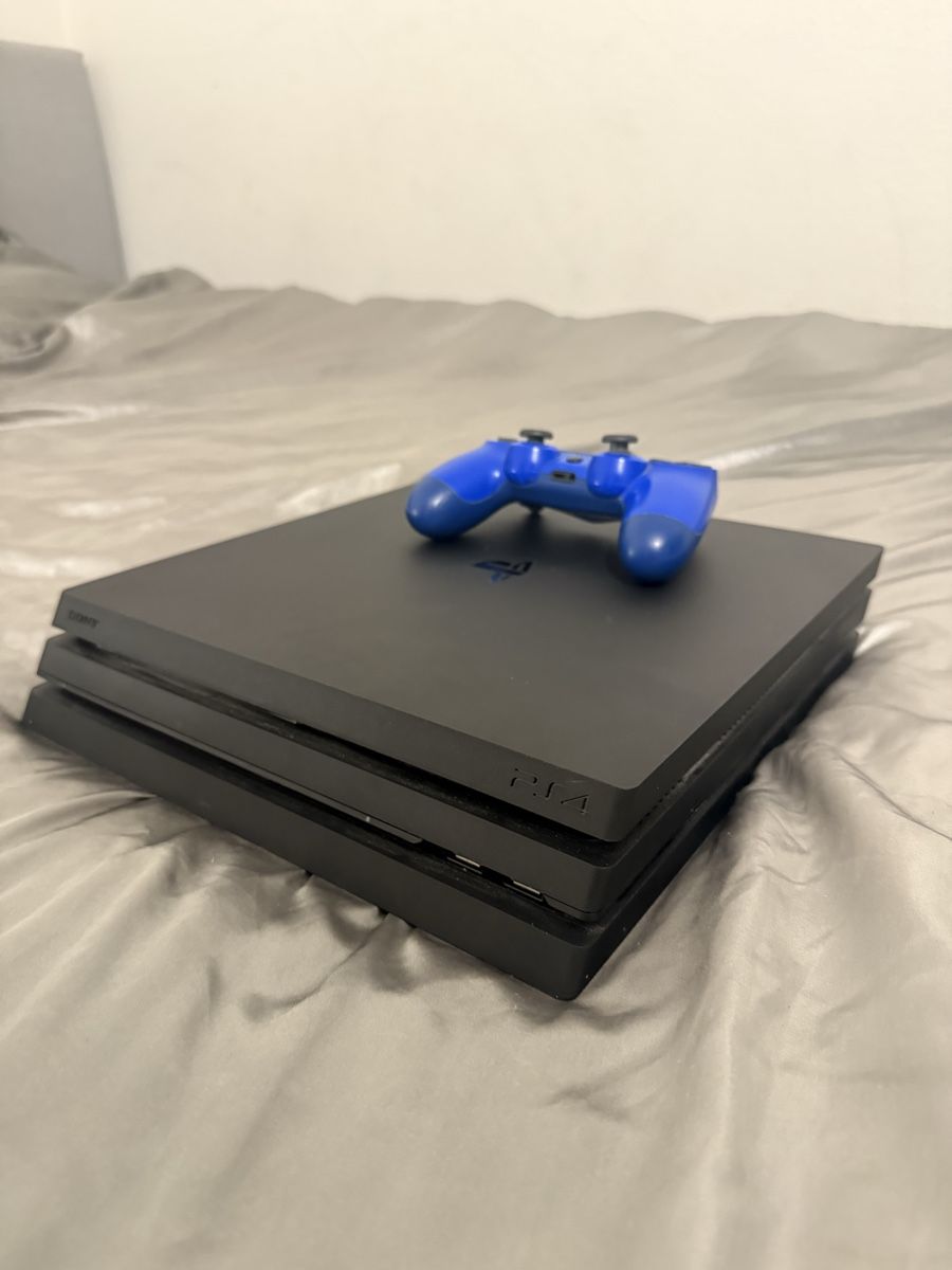 Playstation 4 PRO 1 TB mit Controller - Guter Zustand! (Gebraucht) in ...